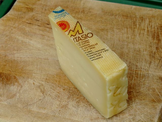 Montasio - Cheese.com